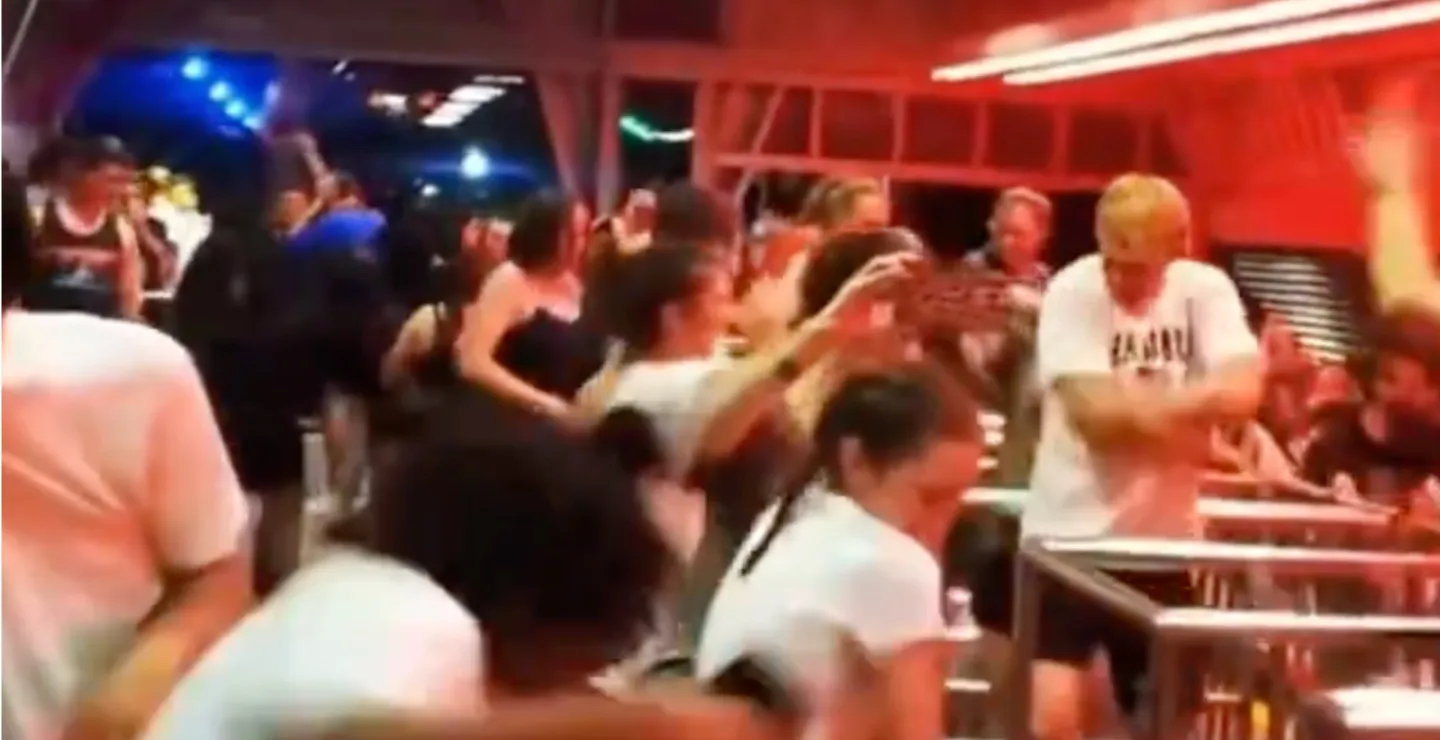 Cedar Point Visitors Battle A Swarm Of Mayflies While Waiting For Ride ...
