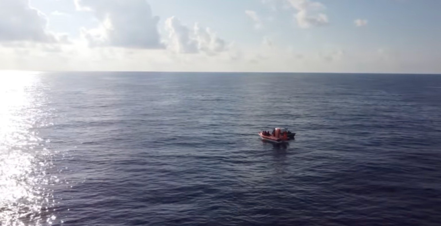Three People Stranded For 15 Days In The Gulf Find An Unlikely Rescue ...