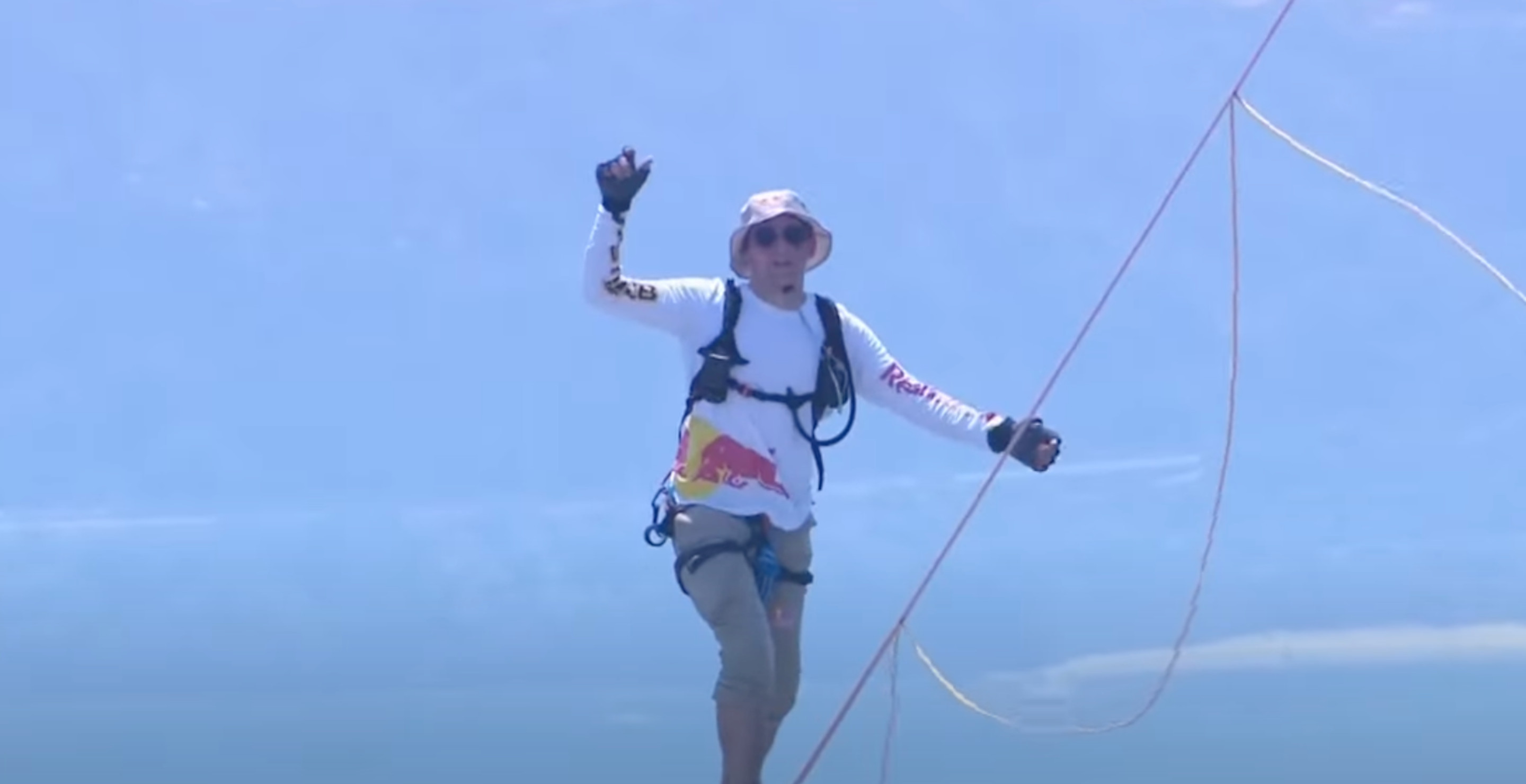 Hollywood Stuntman Just Completed An Insane Slackline From Italian ...