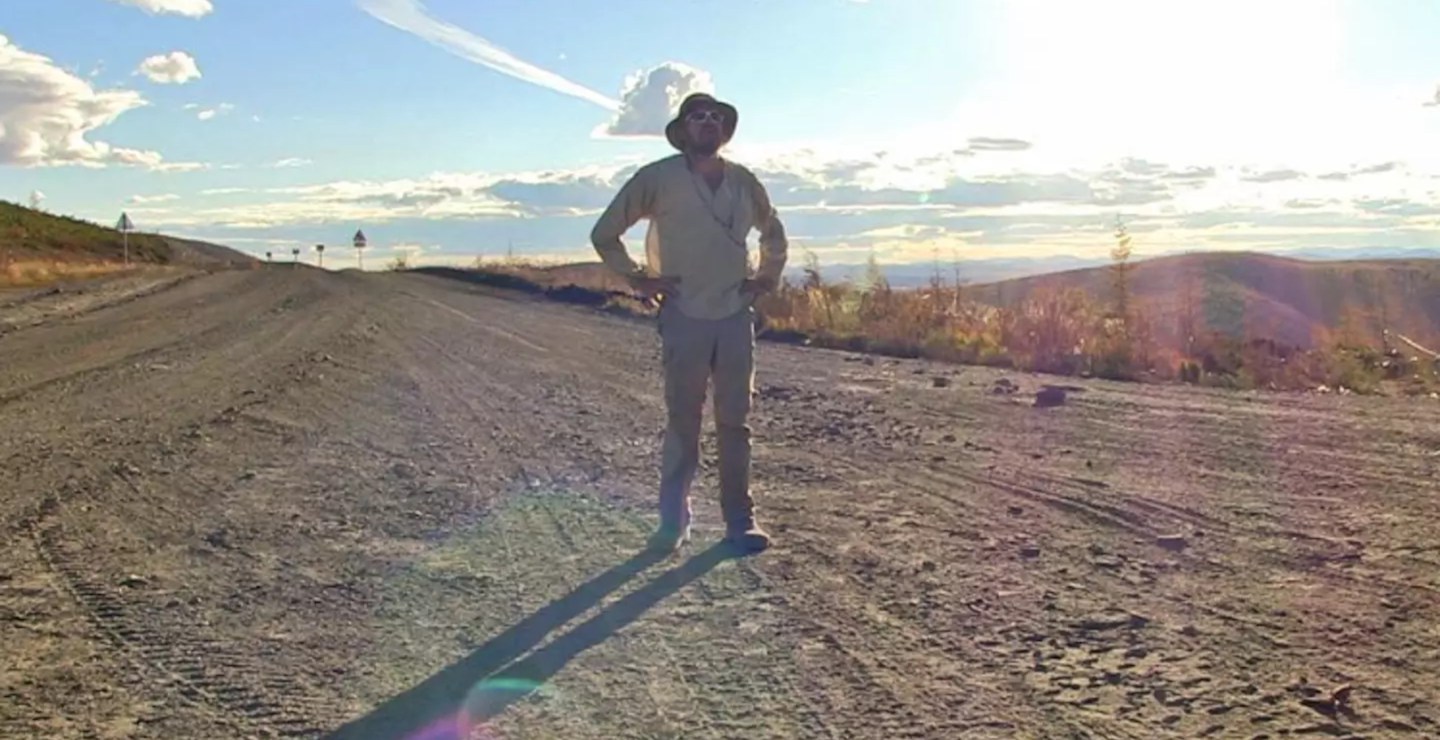 Man Spent 25 Years Walking Across World Without Using Any ...