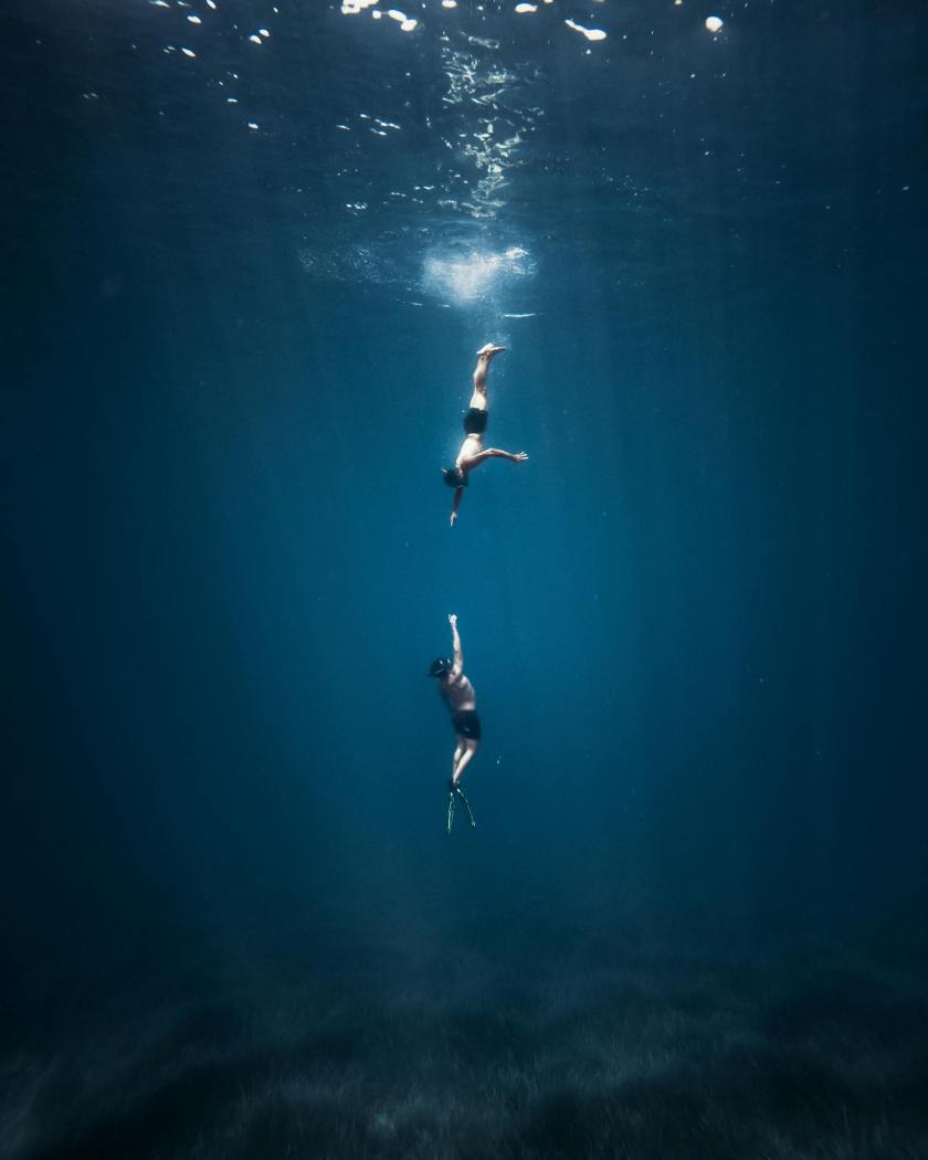 Man Proves Frightening Reality Of The Ocean And What It Does To The ...