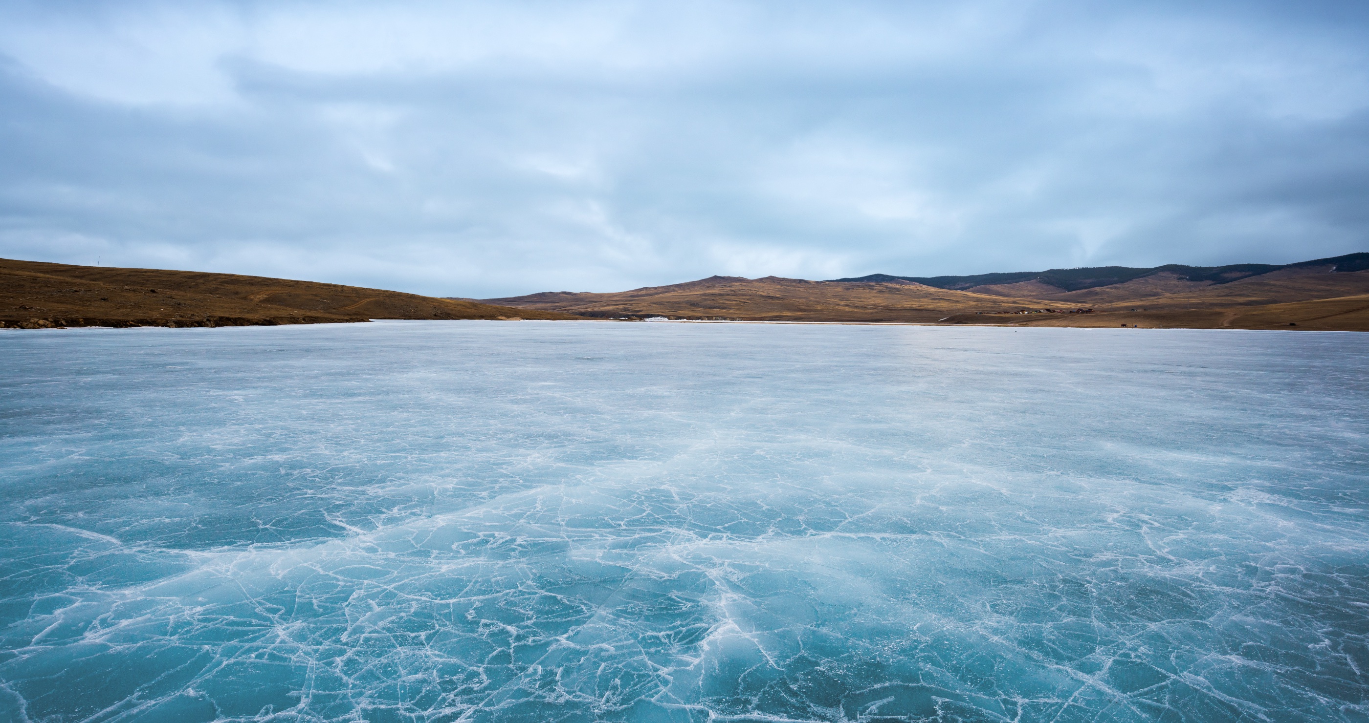 Waited Too Late: Michigan Man Tries To Move His Pontoon Boat On Frozen ...