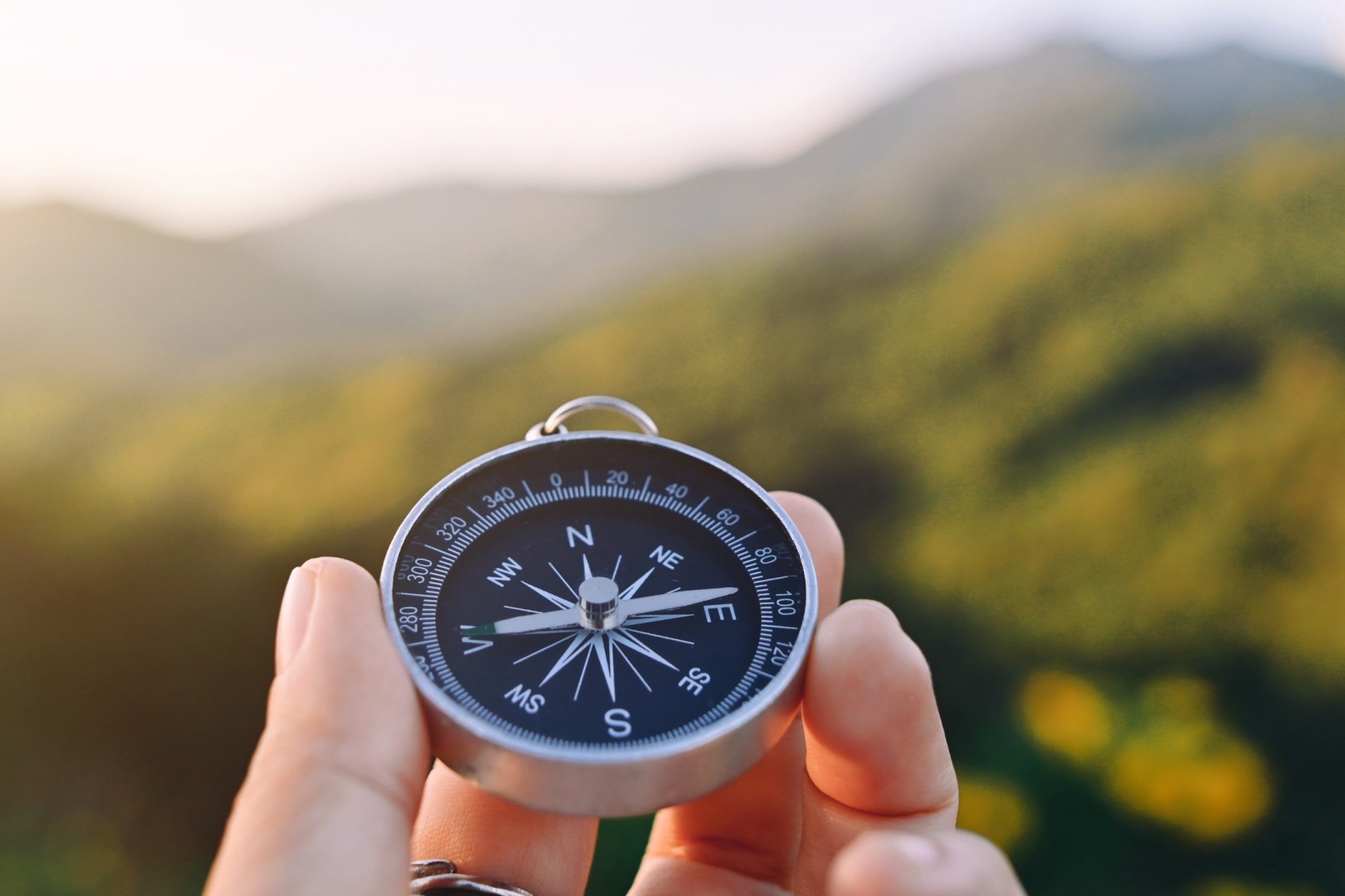 Building A Basic Survival Kit For Beginners: 10 Things You Need To Have ...