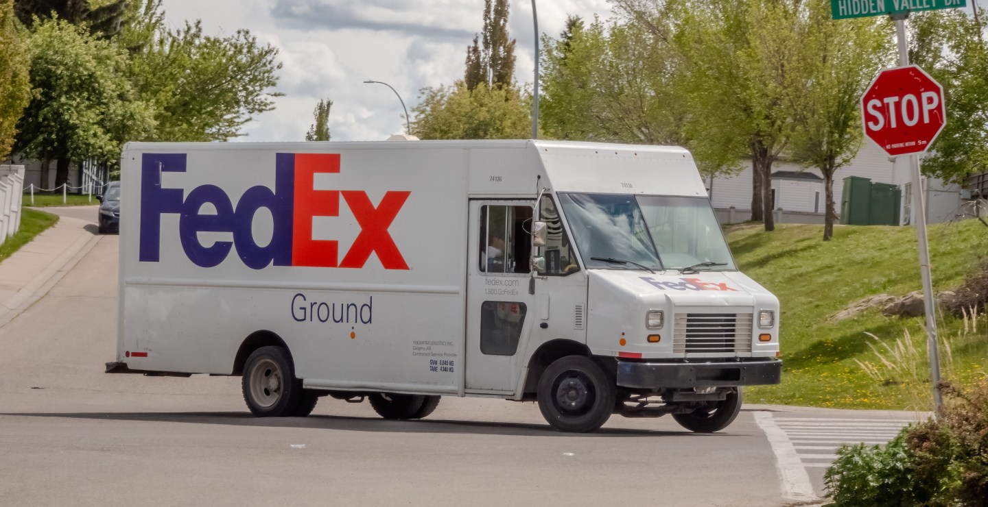 FedEX Driver Gets Stuck On Abandoned Bridge After Taking Wrong Turn ...