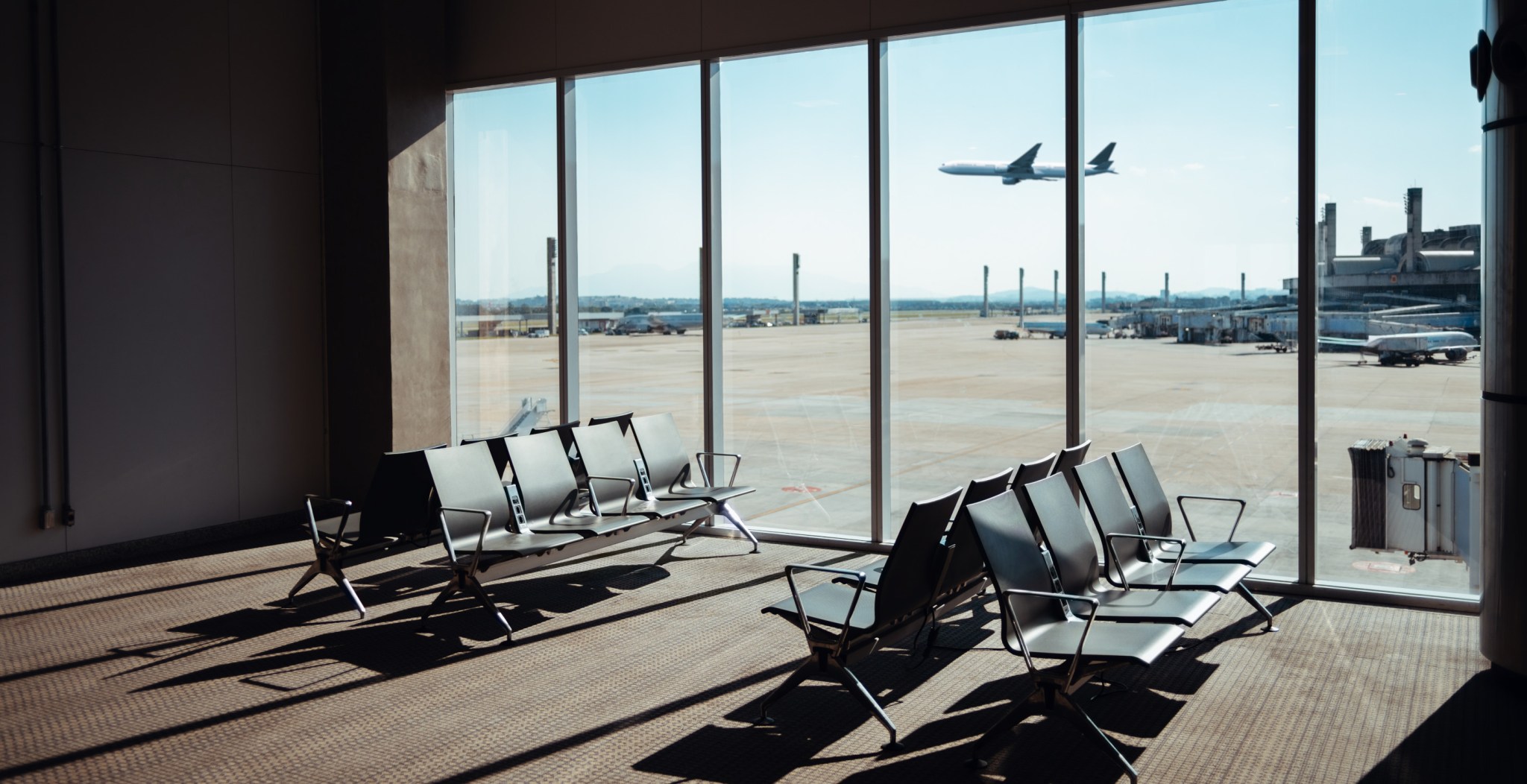 Airline Files Bankruptcy And Cancels All Flights At Airport, Leaving ...