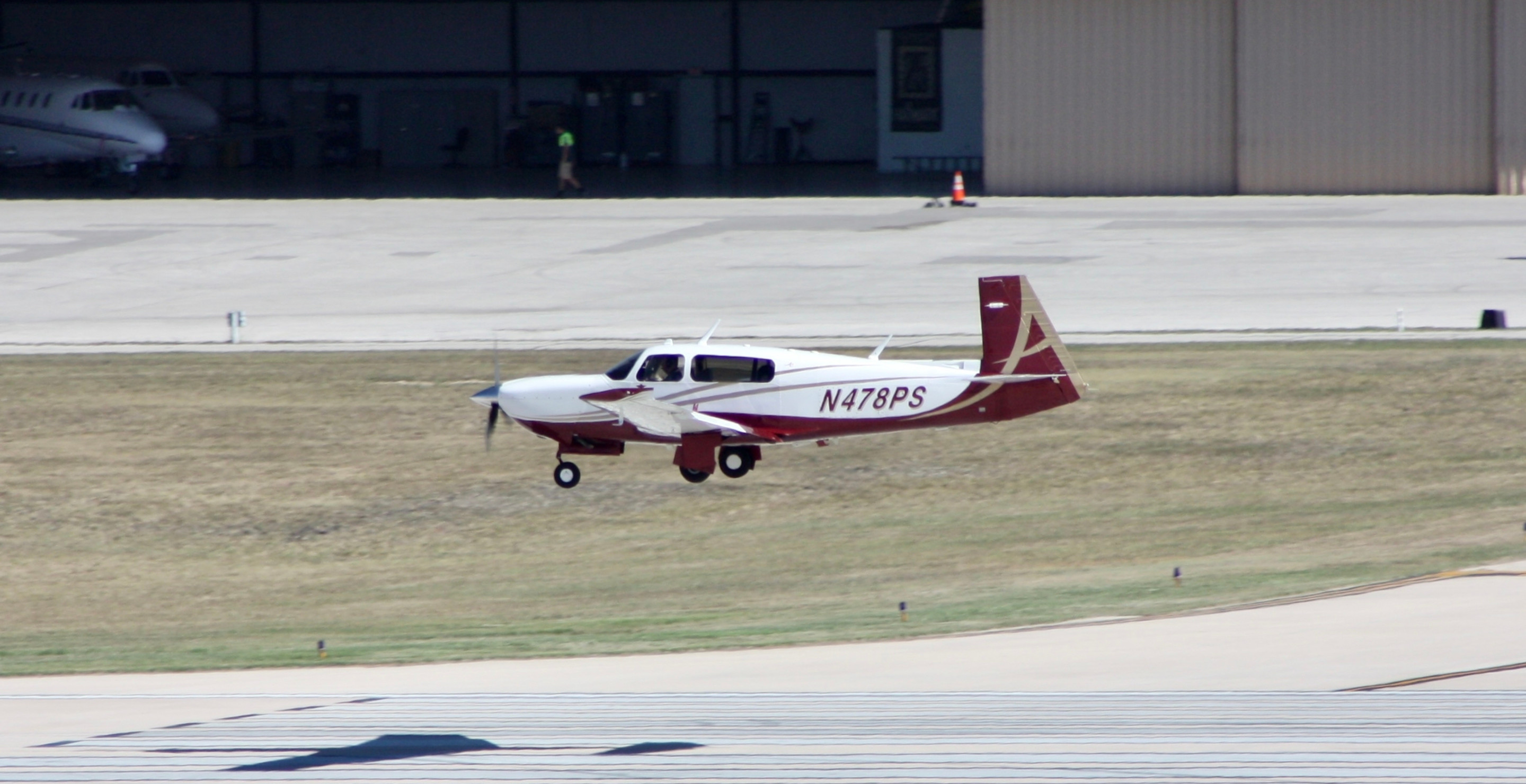 3 People Dead After Small Plane Crashes At Tennessee Airport Wide