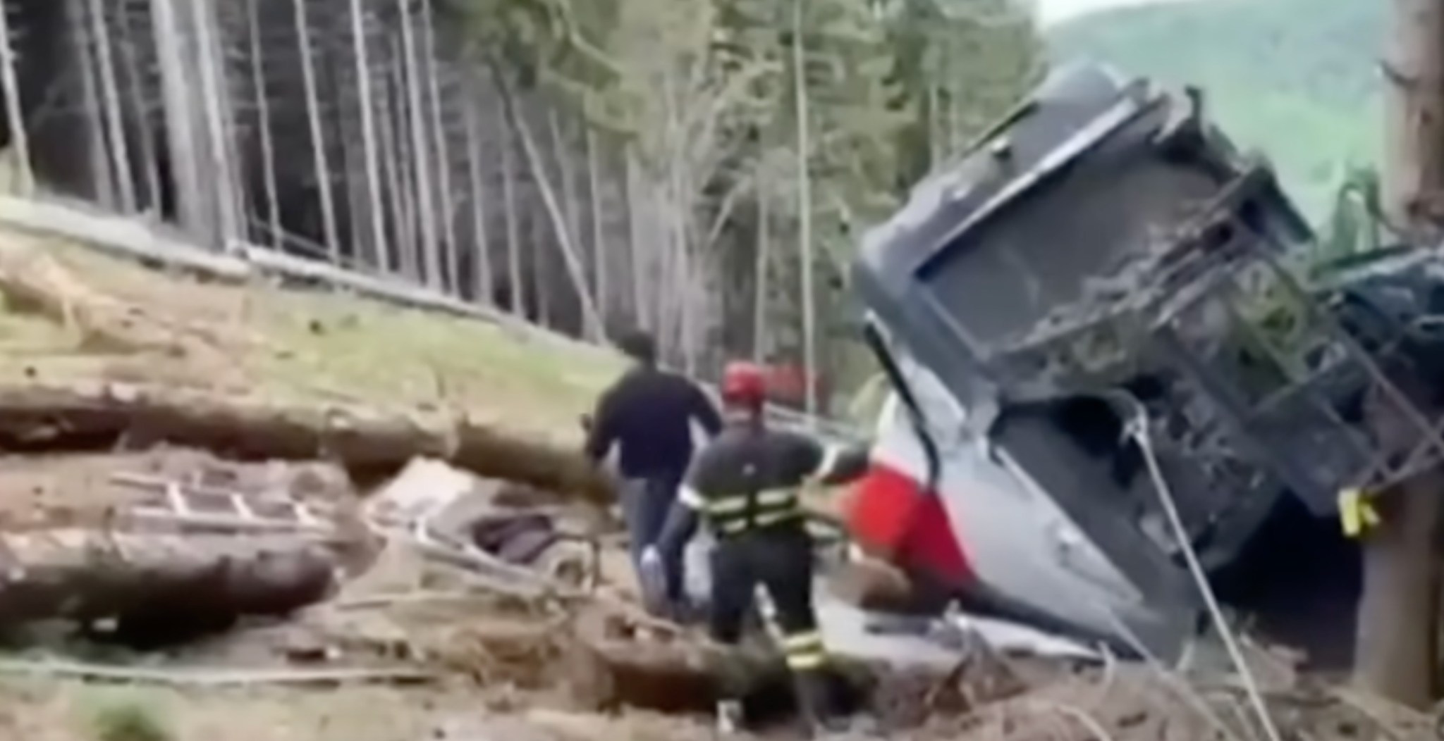 4 People Dead, 1 Person Injured After Cable Car Plummets Into A Ravine ...