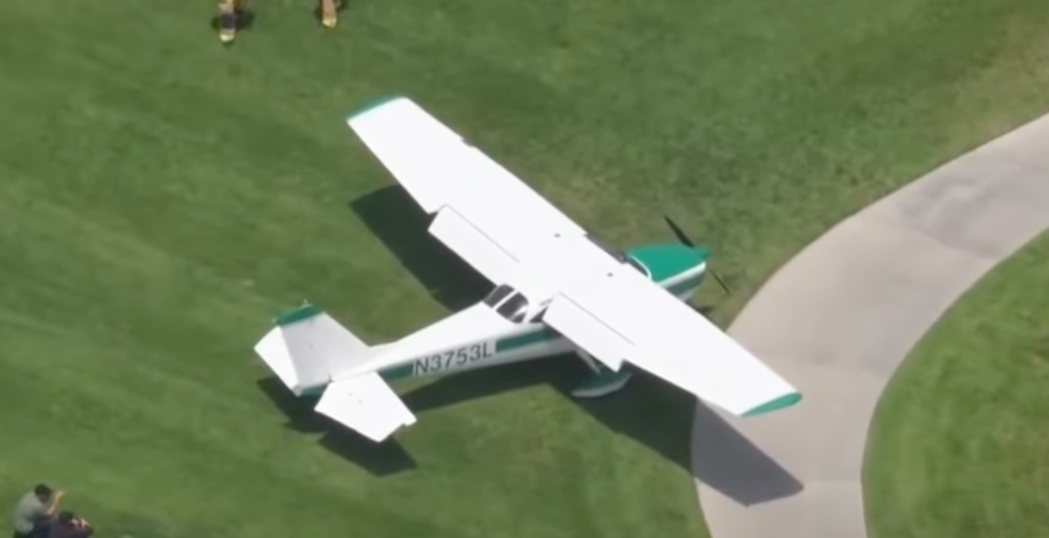 Plane Makes Terrifying Crash Landing At Crowded Golf Course - Wide Open ...