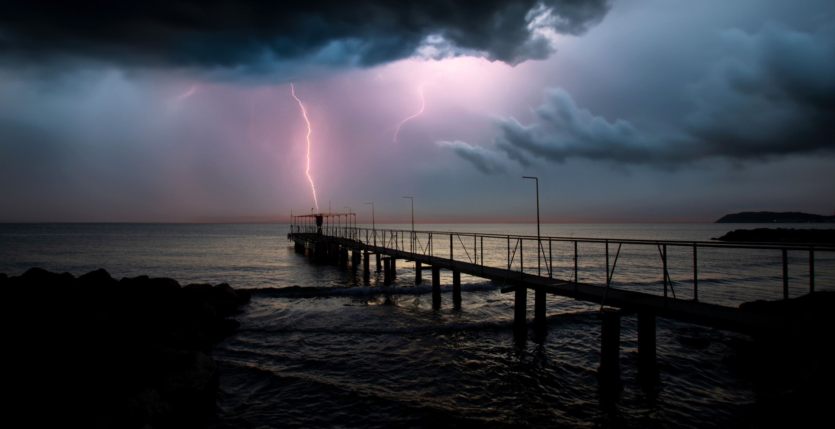 20 People Injured After Lightning Strikes A Beach Park In South ...