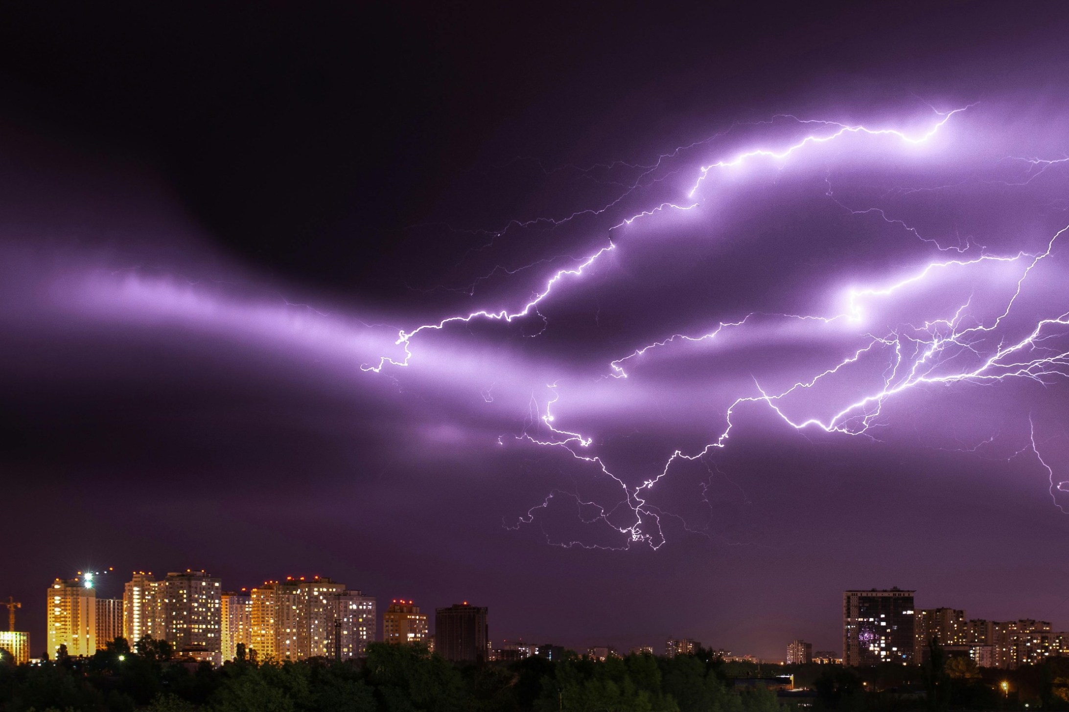 10 Best Ways To Stay Safe During A Severe Thunderstorm - Wide Open Spaces