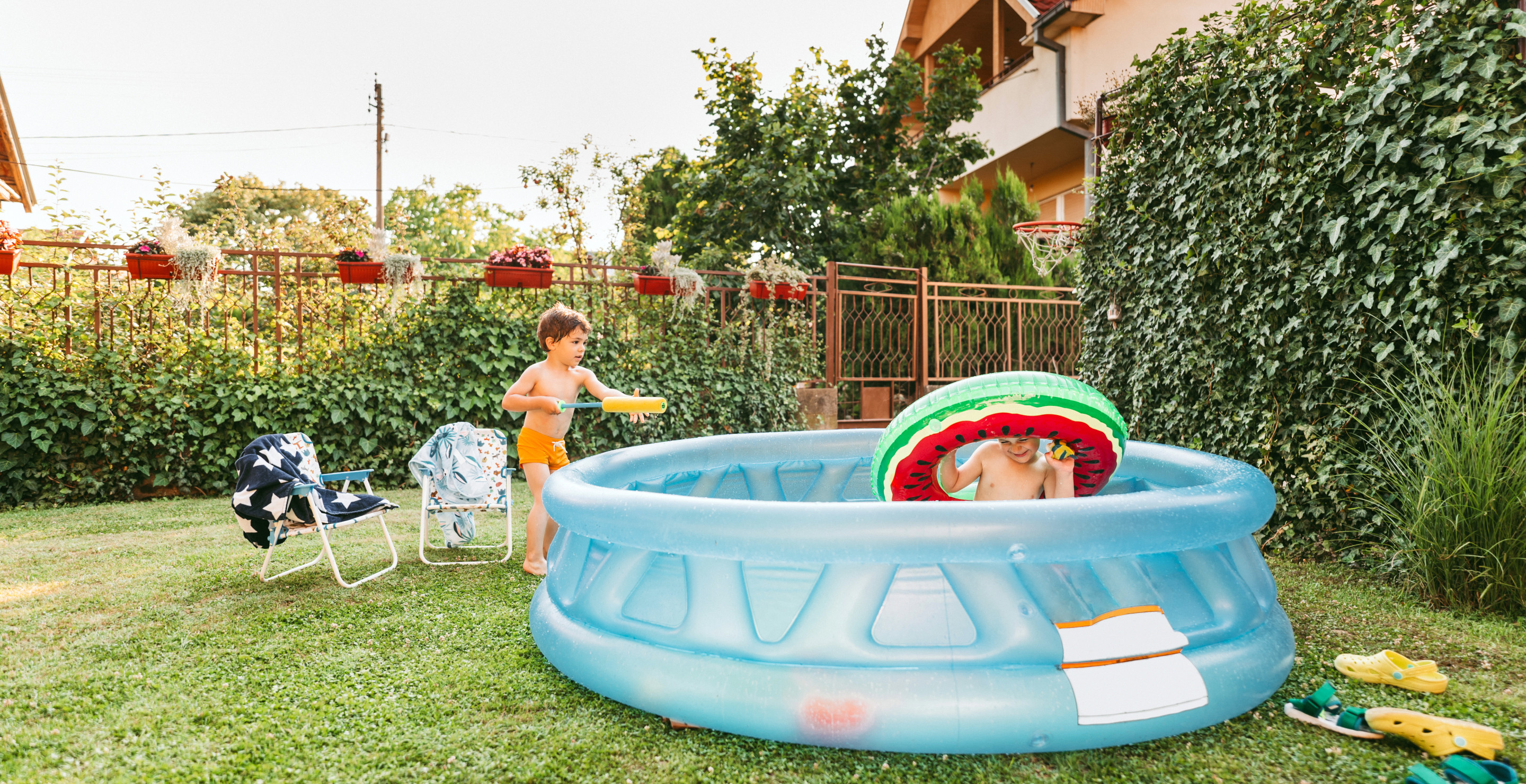 The Insane Moment A Woman Rides Inflatable Pool Through A Flood - Wide ...
