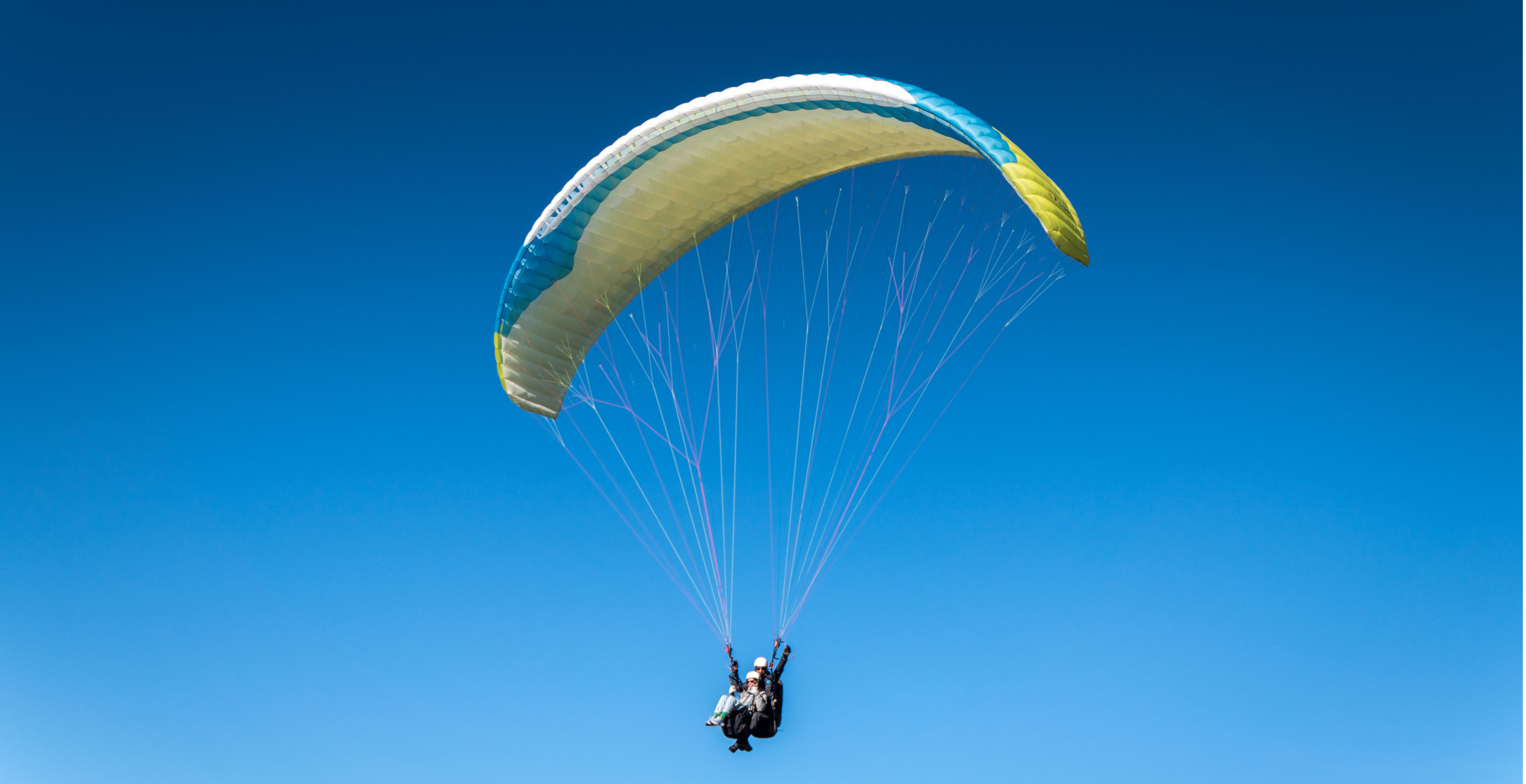 Paraglider Almost Dies After Getting Tangled With Stray Balloon: See ...