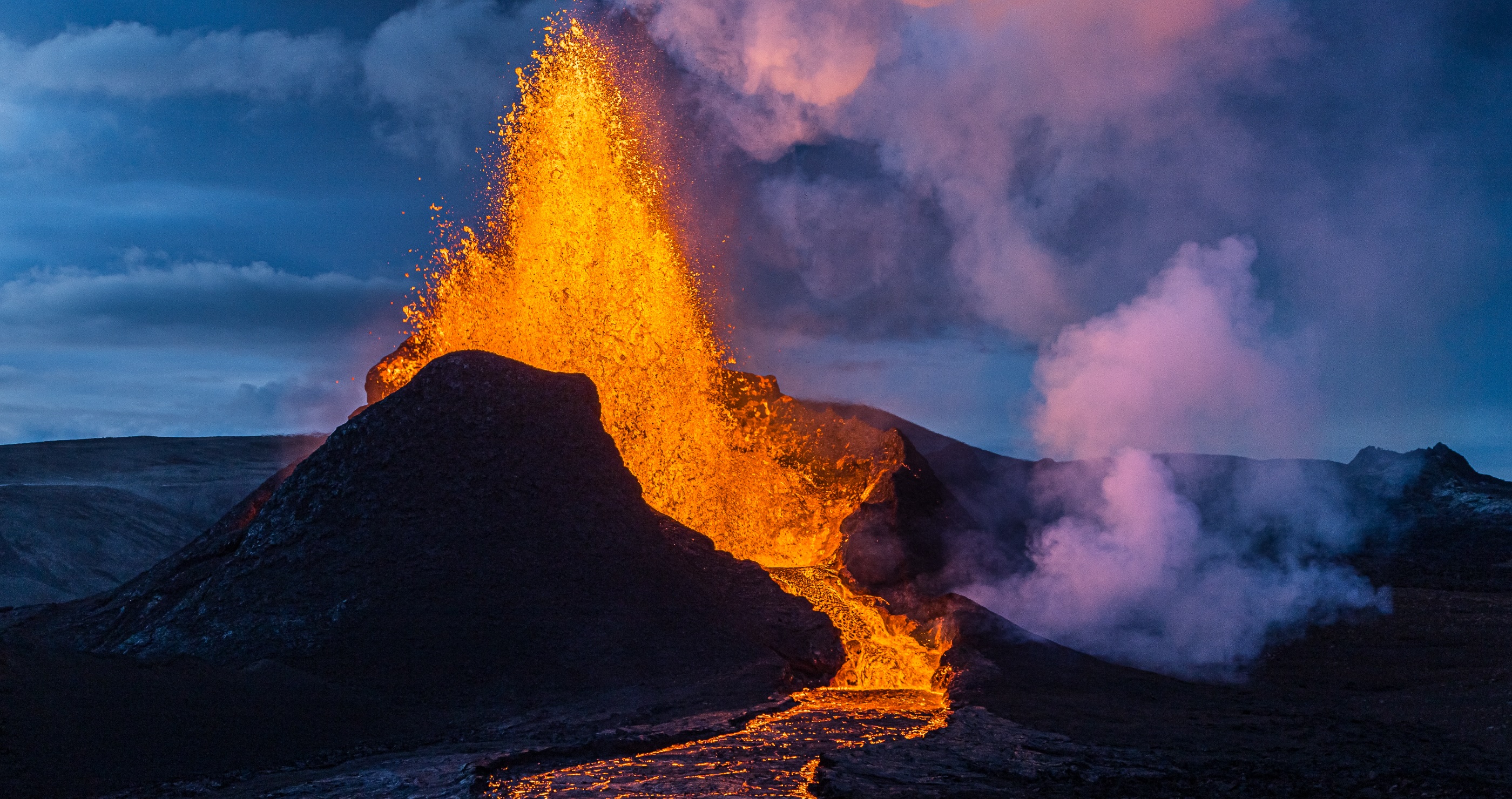 Experts Ring The Warning Bell Over Most Dangerous Volcanoes - Wide Open ...