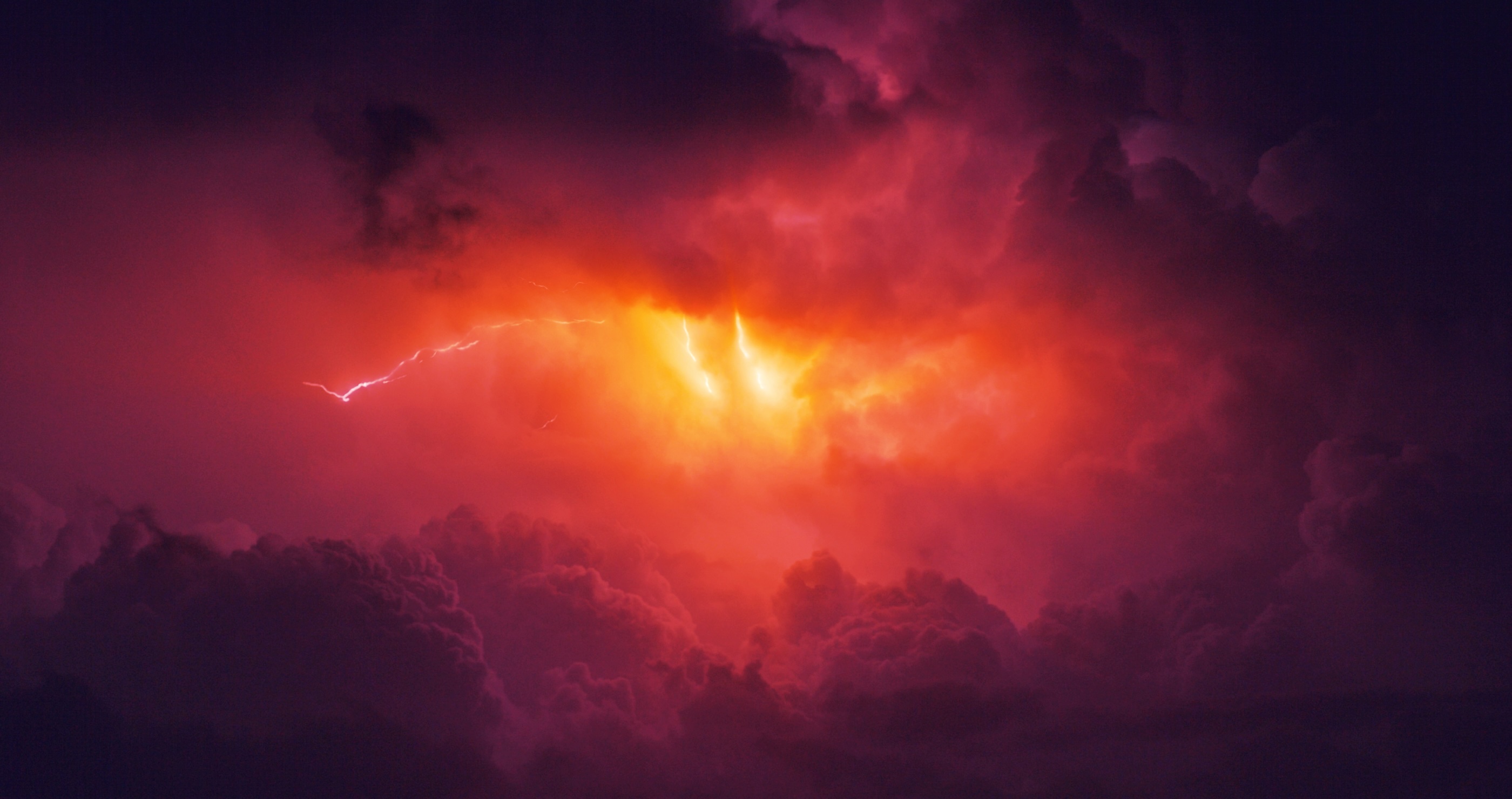 Frightening "Red Jellyfish" In The Sky Has People Thinking We Are In An ...