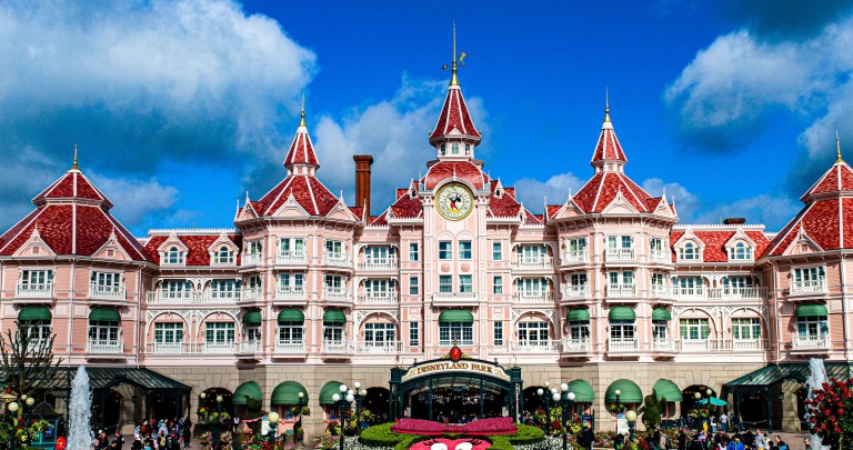 Disneyland Announces Two Major Closings Beginning Next Month - Wide ...