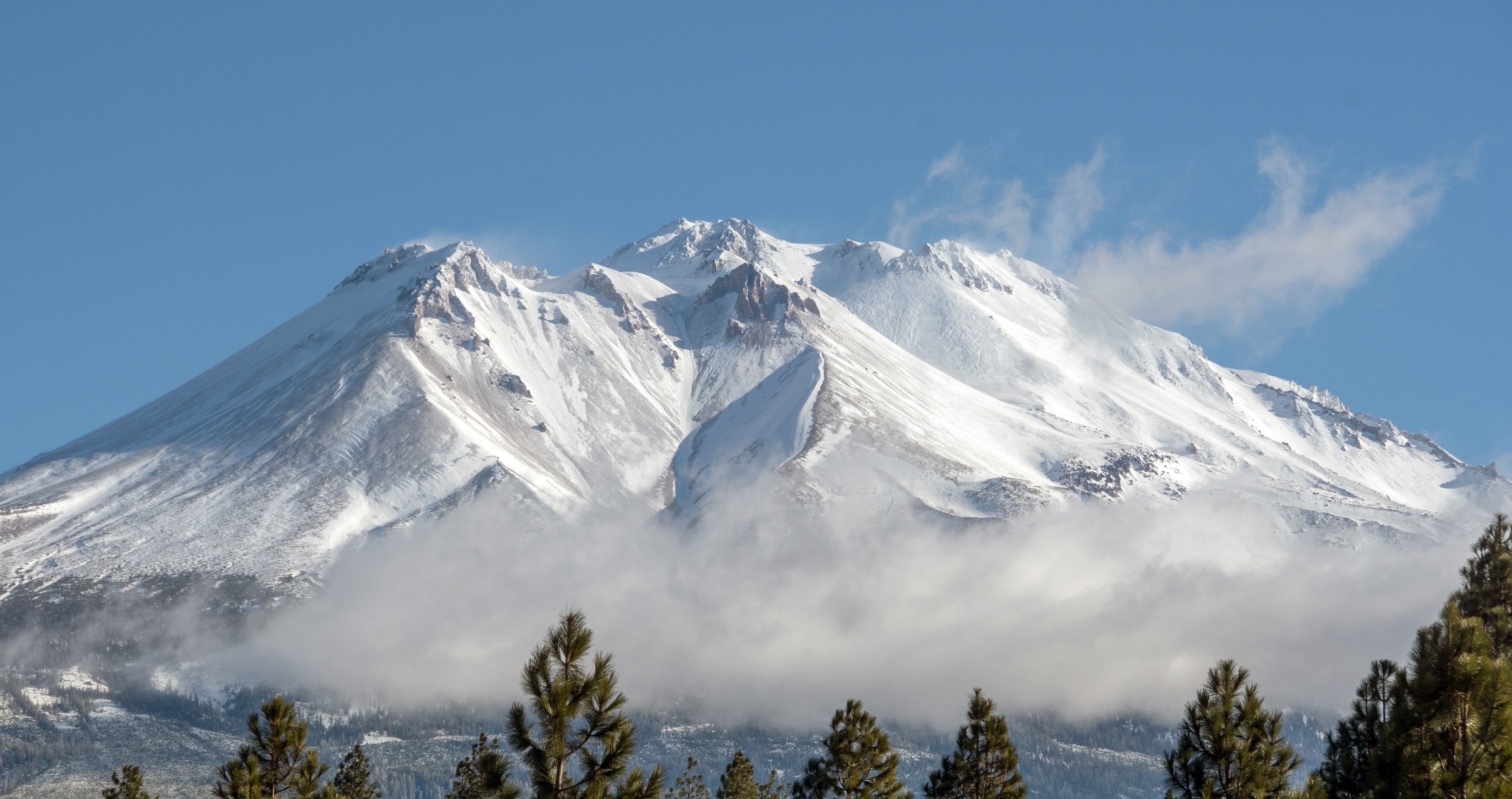 A Climber Is Rescued After Surviving A 700-Foot Fall Down Mount Shasta ...